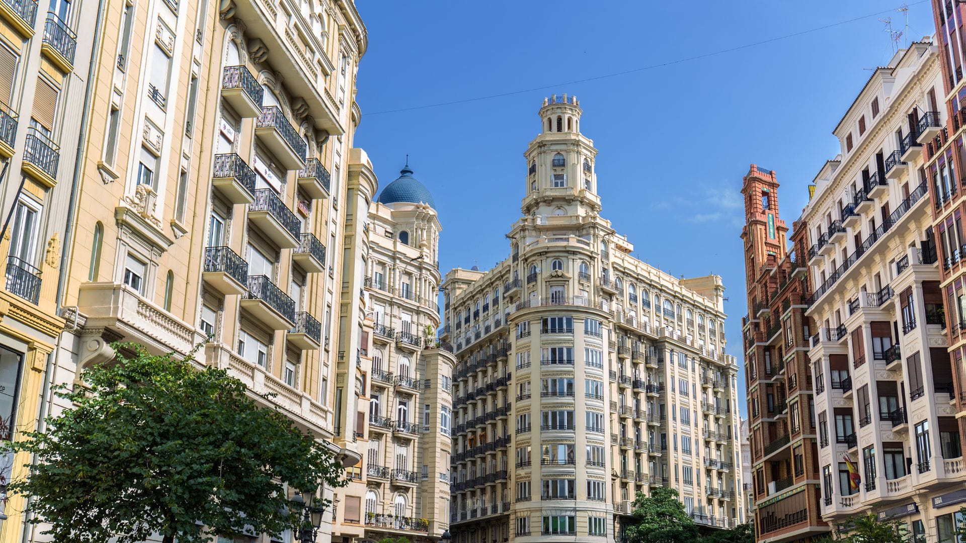 Descubre la Plaza del Ayuntamiento de Valencia: Un lugar con historia ...